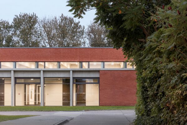 One-Field Sports Hall for the Special Schools in Salzwedel: A Versatile ...